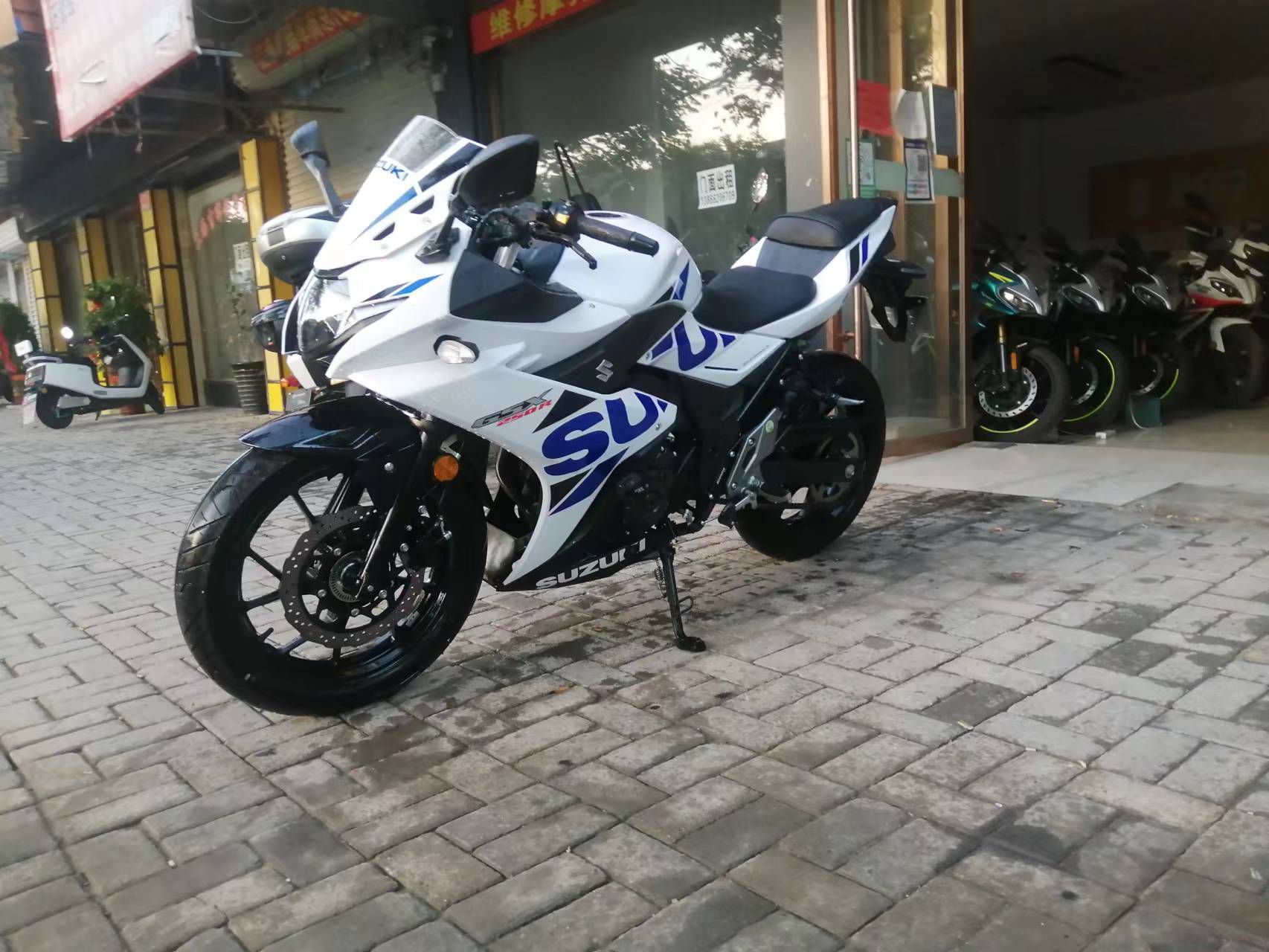 二手铃木摩托车-摩托范-哈罗二手摩托车市场